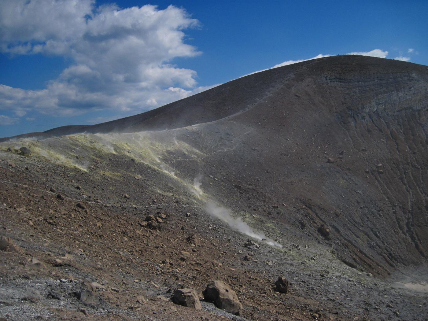 Gran Cratere di Vulcano o Vulcano de La Fossa da Vulcano Porto ...